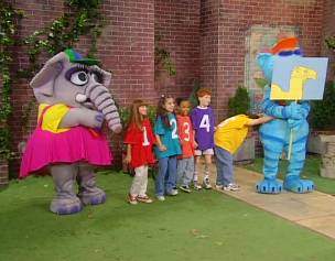 Skinnamarink TV | Giving