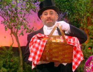 Skinnamarink TV | Giving