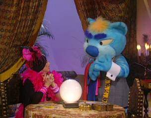 Skinnamarink TV | Giving