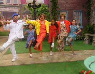 Skinnamarink TV | Giving